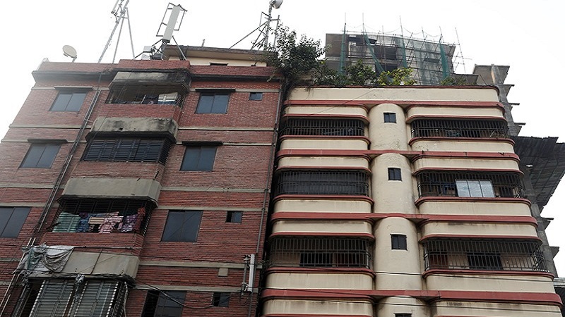 RAJUK identifies 300 vulnerable buildings in Dhaka city