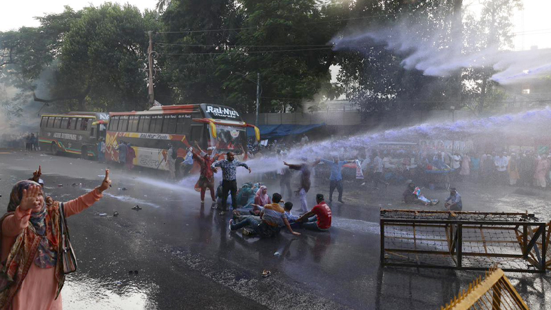 Police disperse teachers’ protest as assemblies remain banned